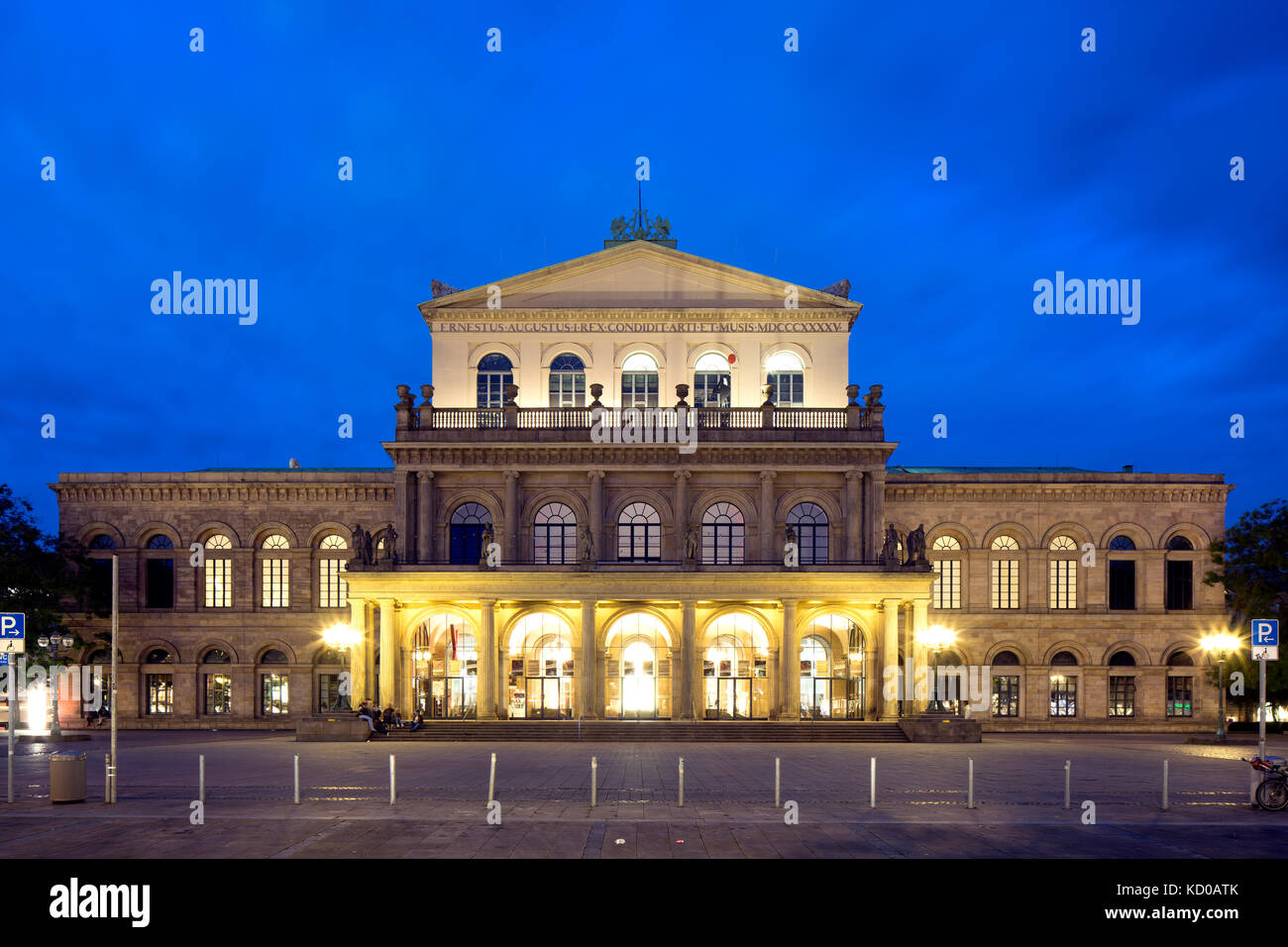 Hanover opera house hi-res stock photography and images - Alamy