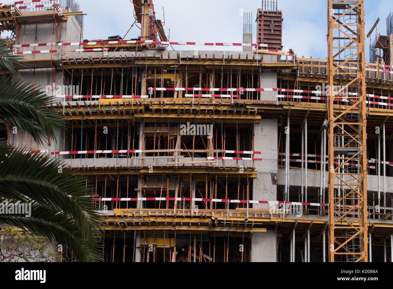 Close view details of a tall Building construction site Stock Photo - Alamy