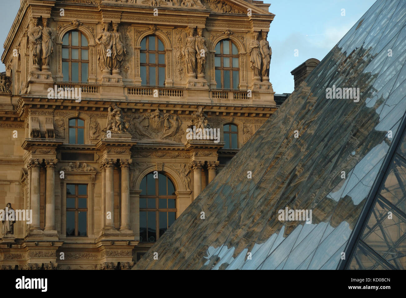 Louvre museum europe hi-res stock photography and images - Alamy