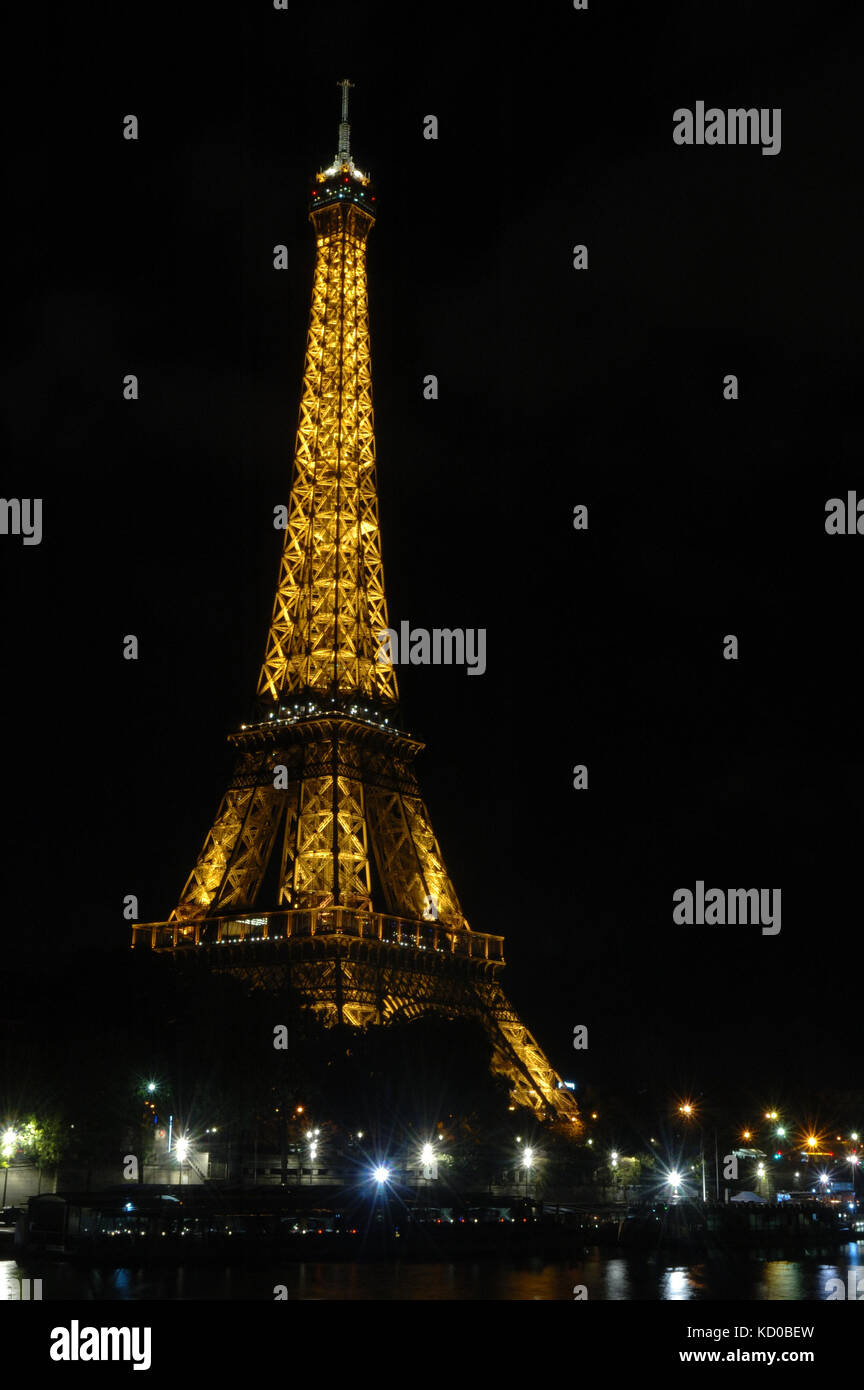 Unusual eiffel tower hi-res stock photography and images - Alamy