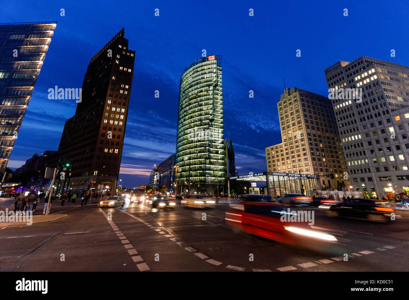 Berlin street city potsdamer platz hi-res stock photography and images ...