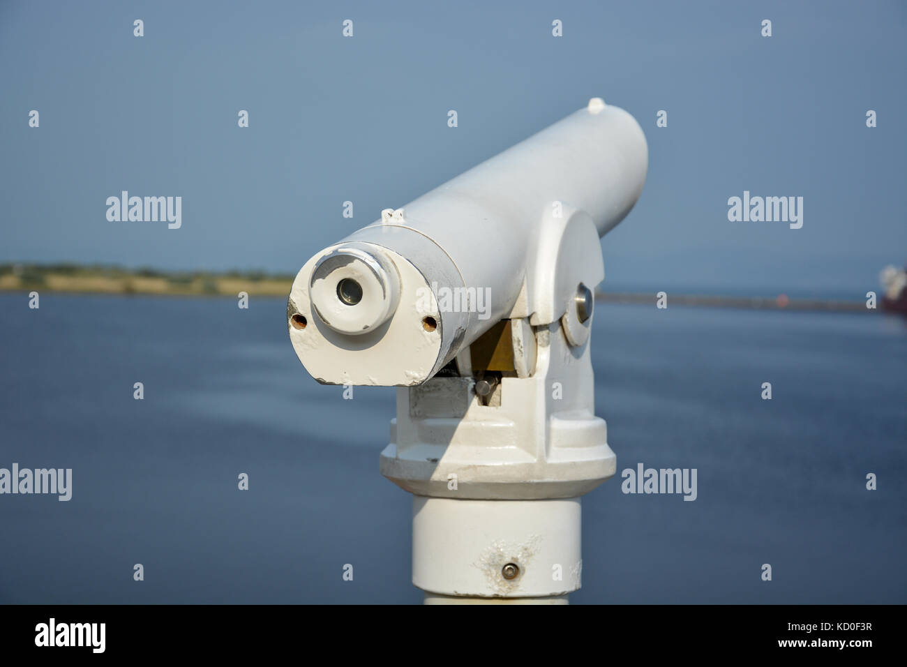 A white telescope on a ship in the sun close up Stock Photo - Alamy
