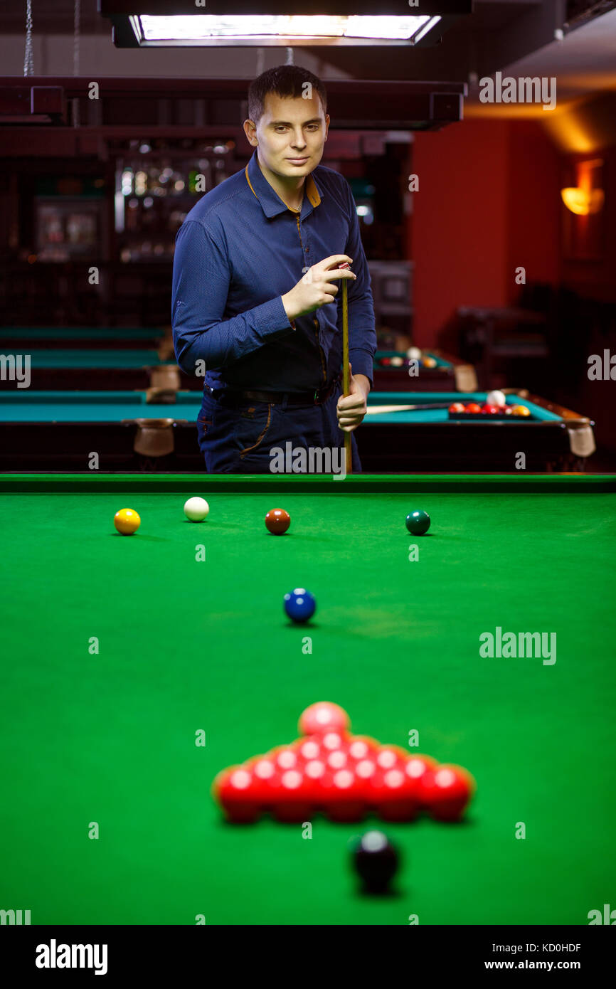 Snooker player hi-res stock photography and images - Alamy