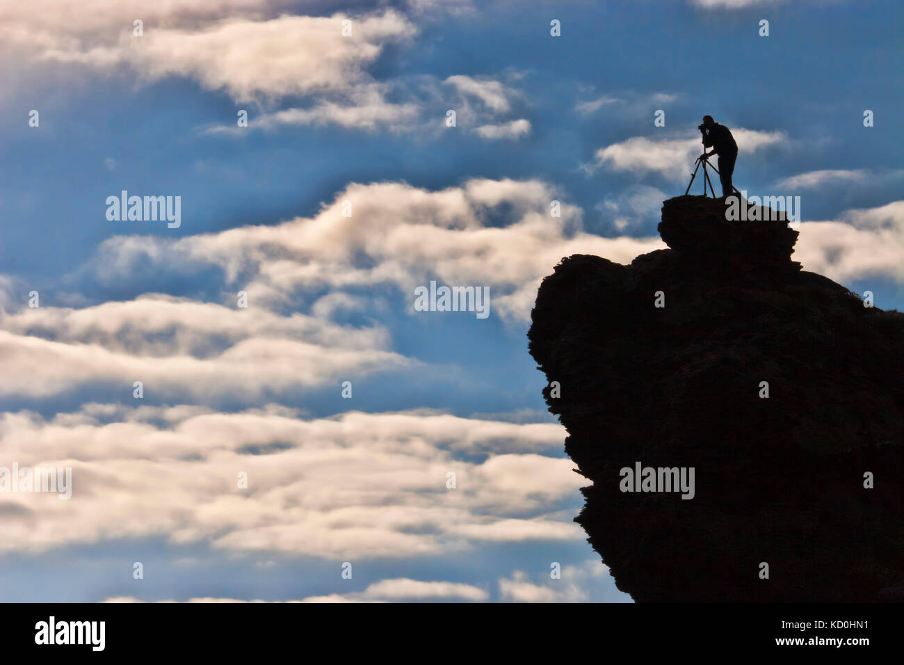 Siloutte man hi-res stock photography and images - Alamy