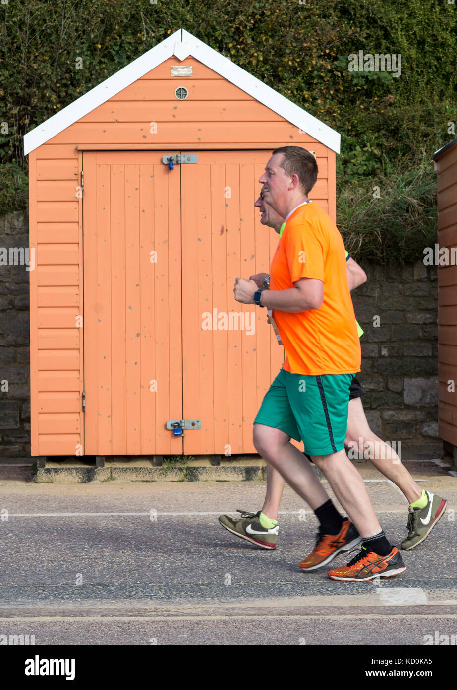 Bournemouth, Dorset, UK, 8th October 2017. Runners competing in the ...