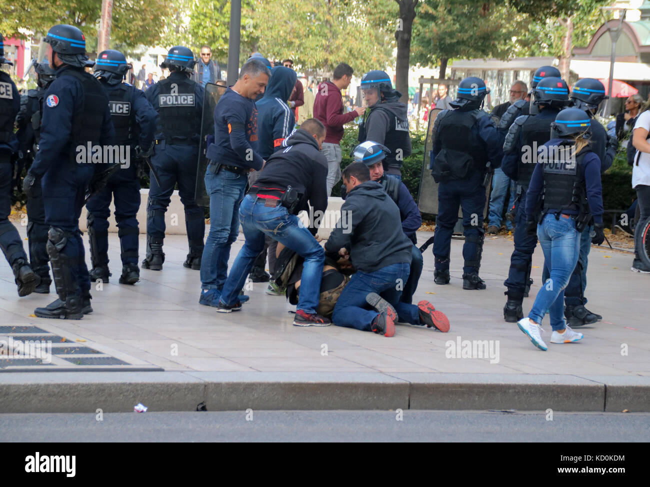Lyon, France. 7th October, 2017. A young antifa protester is seen in ...