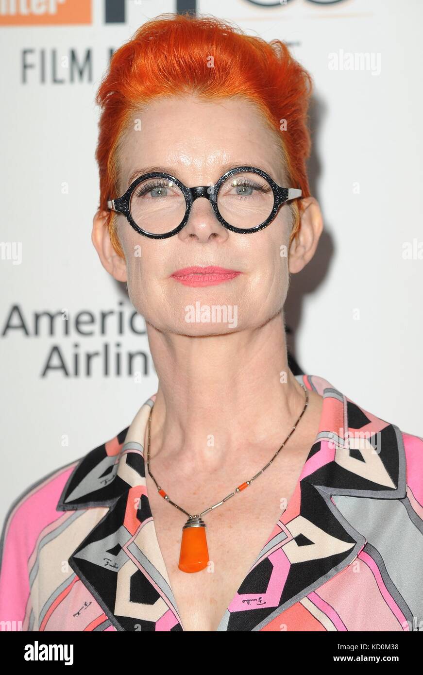 Sandy powell new york hi-res stock photography and images - Alamy