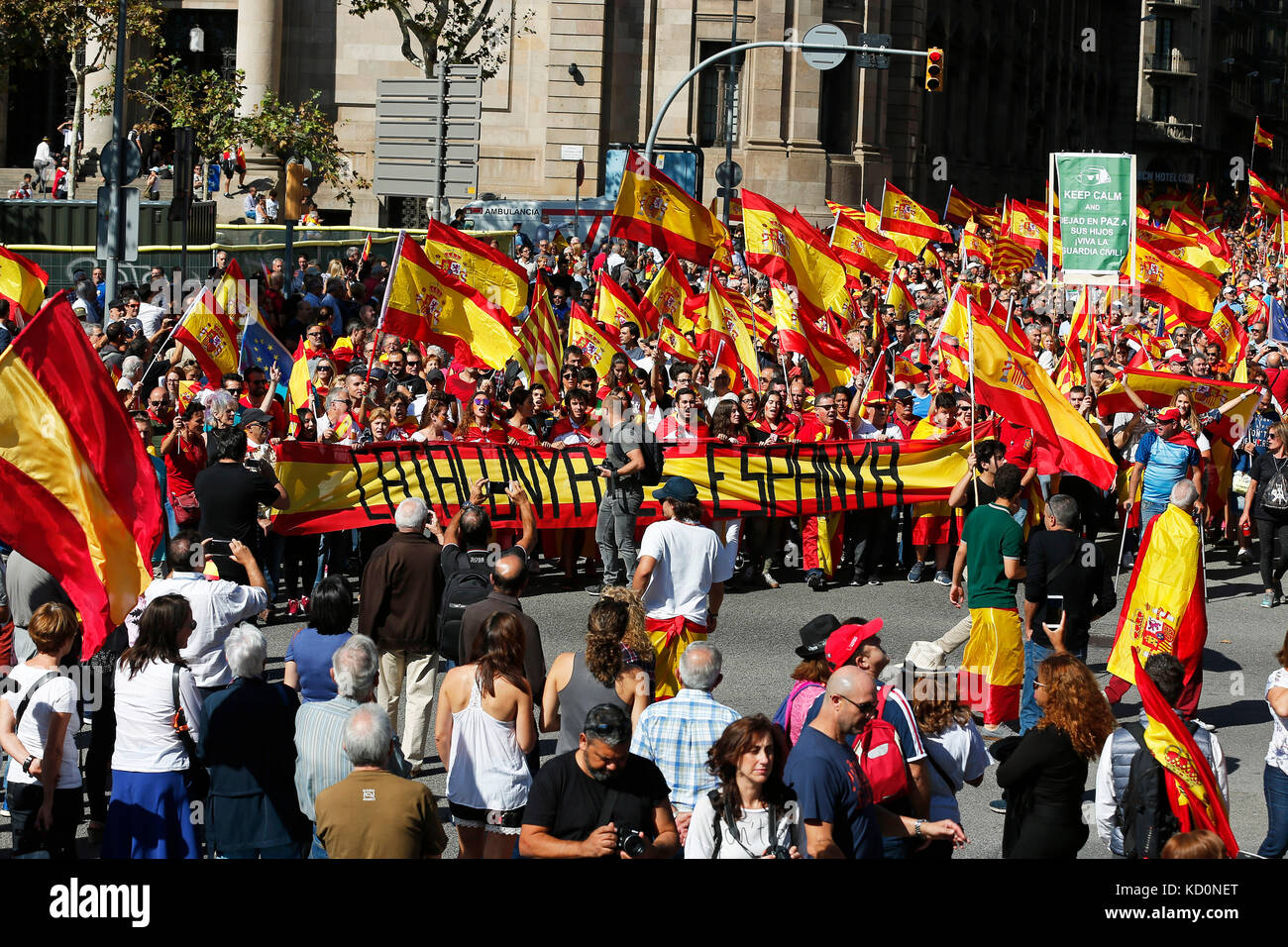 Barcelona, Spain. 08th Oct, 2017. demonstration in favor of the unity ...