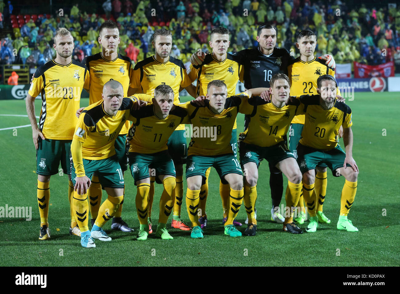 Vilnius, Lithuania. 8th Oct, 2017. Lithuania line up before the FIFA ...
