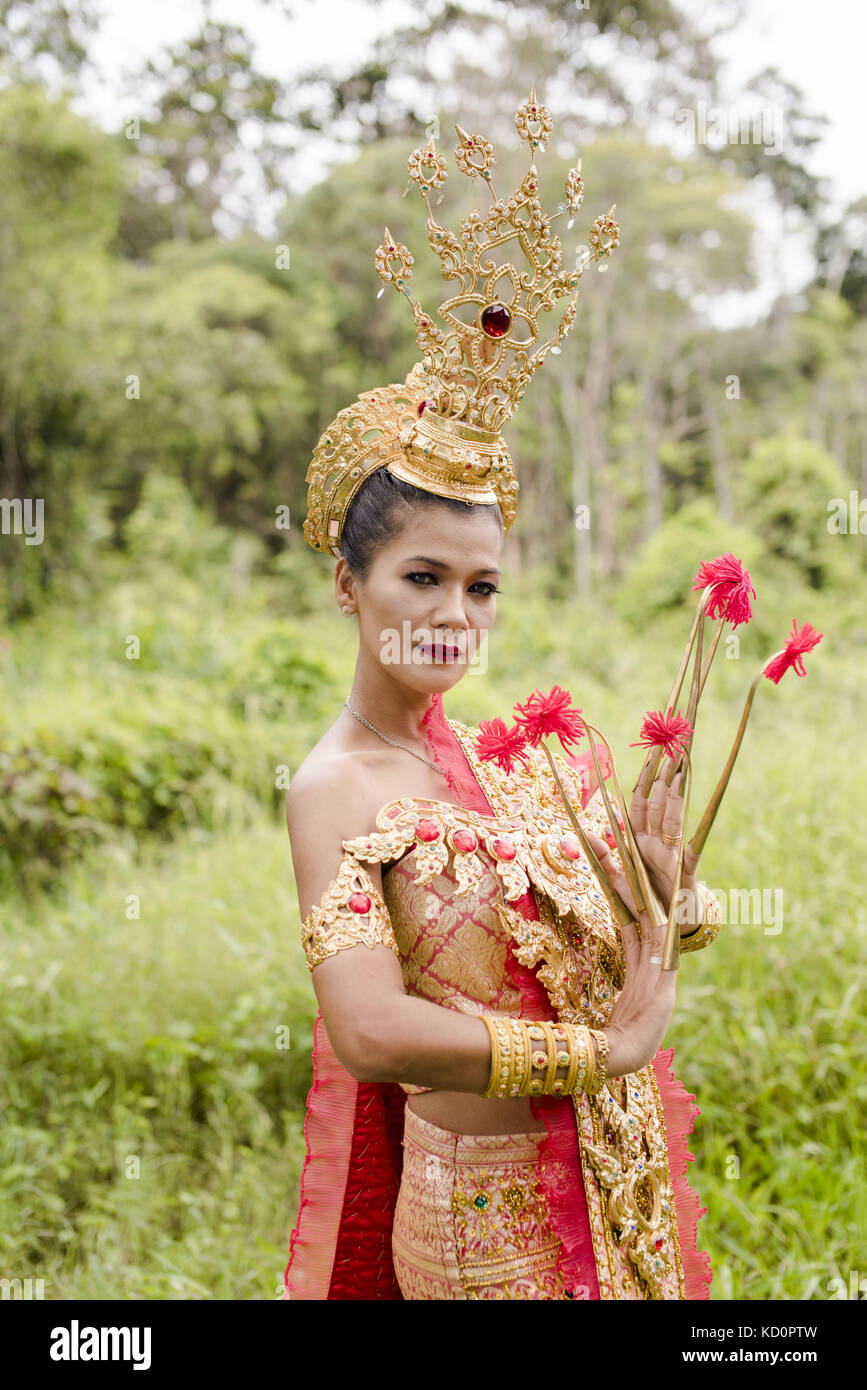 Kuala Lumpur, MALAYSIA. 8th Oct, 2017. Malaysian model Sofea Rayyan ...