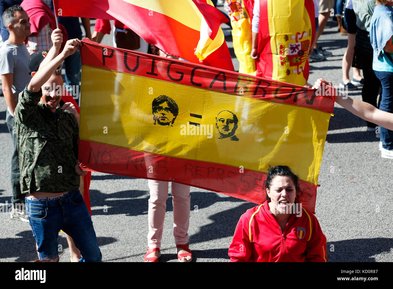 Barcelona, Spain. 08th Oct, 2017. Demonstration in favor of the unity ...