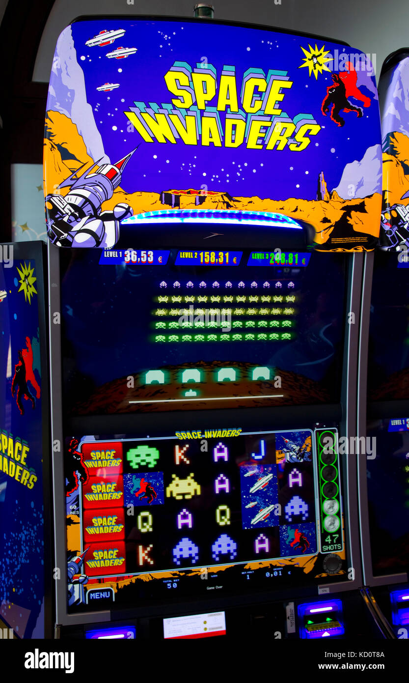 Space invaders hi-res stock photography and images - Alamy