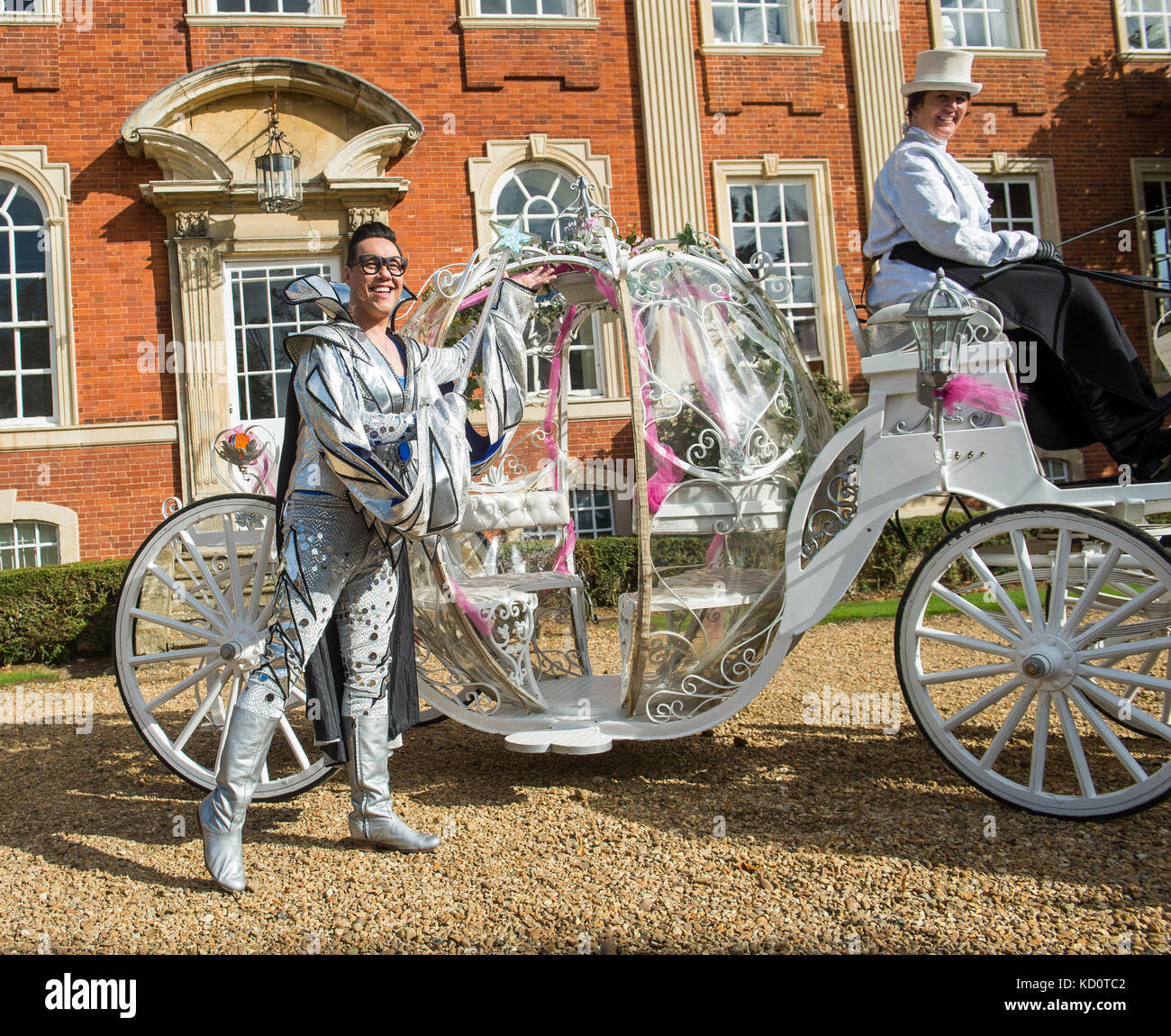 Newport Pagnell, UK. 8th Oct, 2017. Brian Conley (Buttons), Gok Wan ...