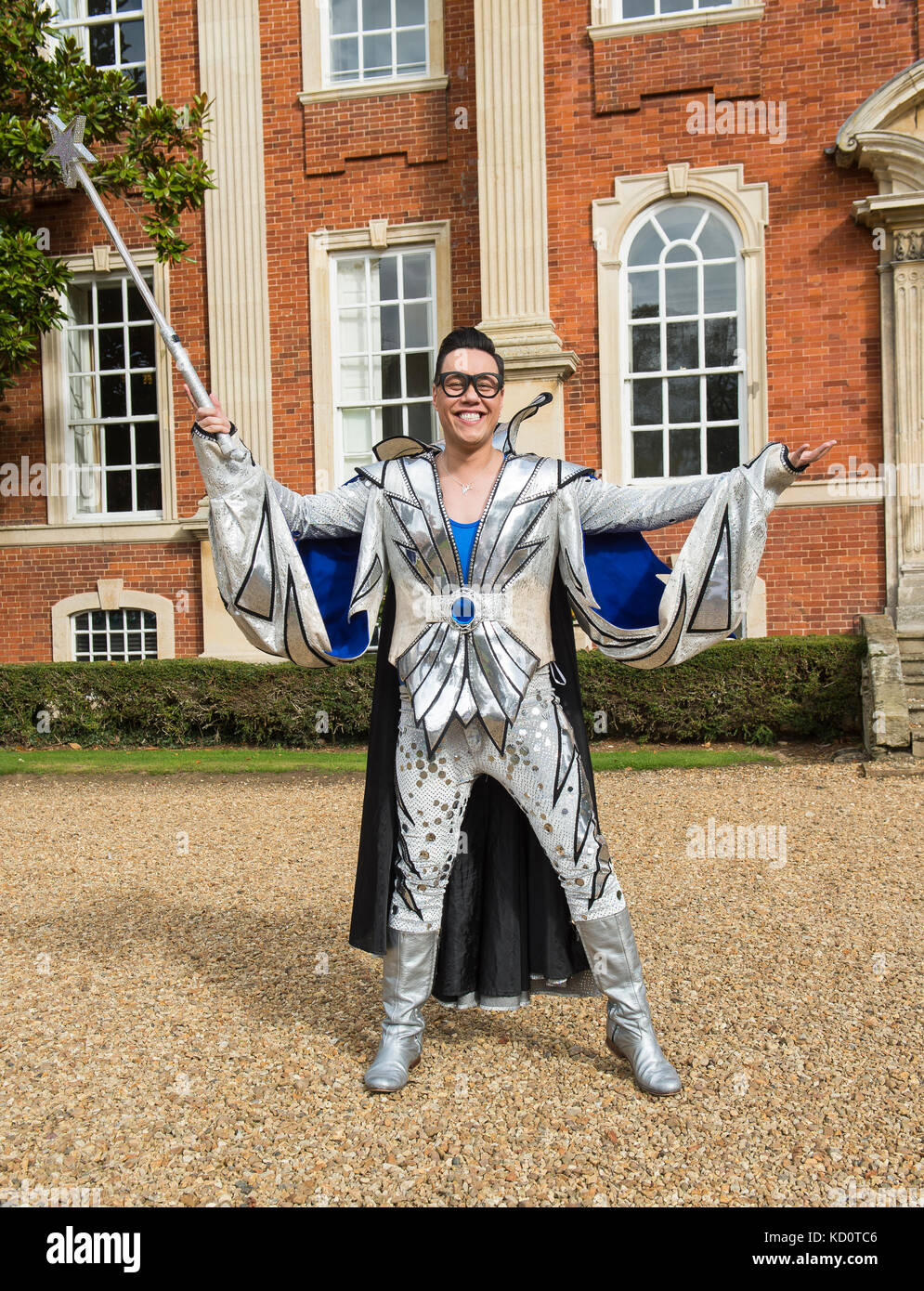 Newport Pagnell, UK. 8th Oct, 2017. Brian Conley (Buttons), Gok Wan ...