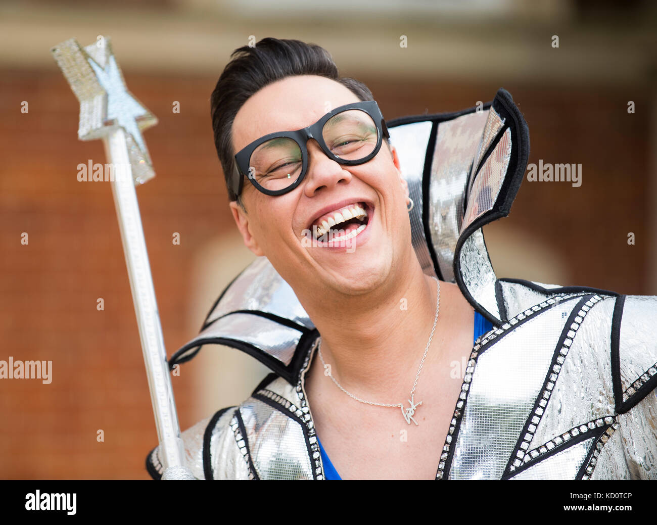 Newport Pagnell, UK. 8th Oct, 2017. Brian Conley (Buttons), Gok Wan ...