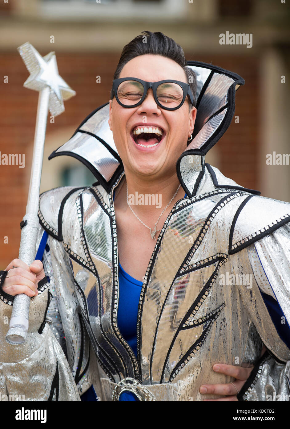 Newport Pagnell, UK. 8th Oct, 2017. Brian Conley (Buttons), Gok Wan ...
