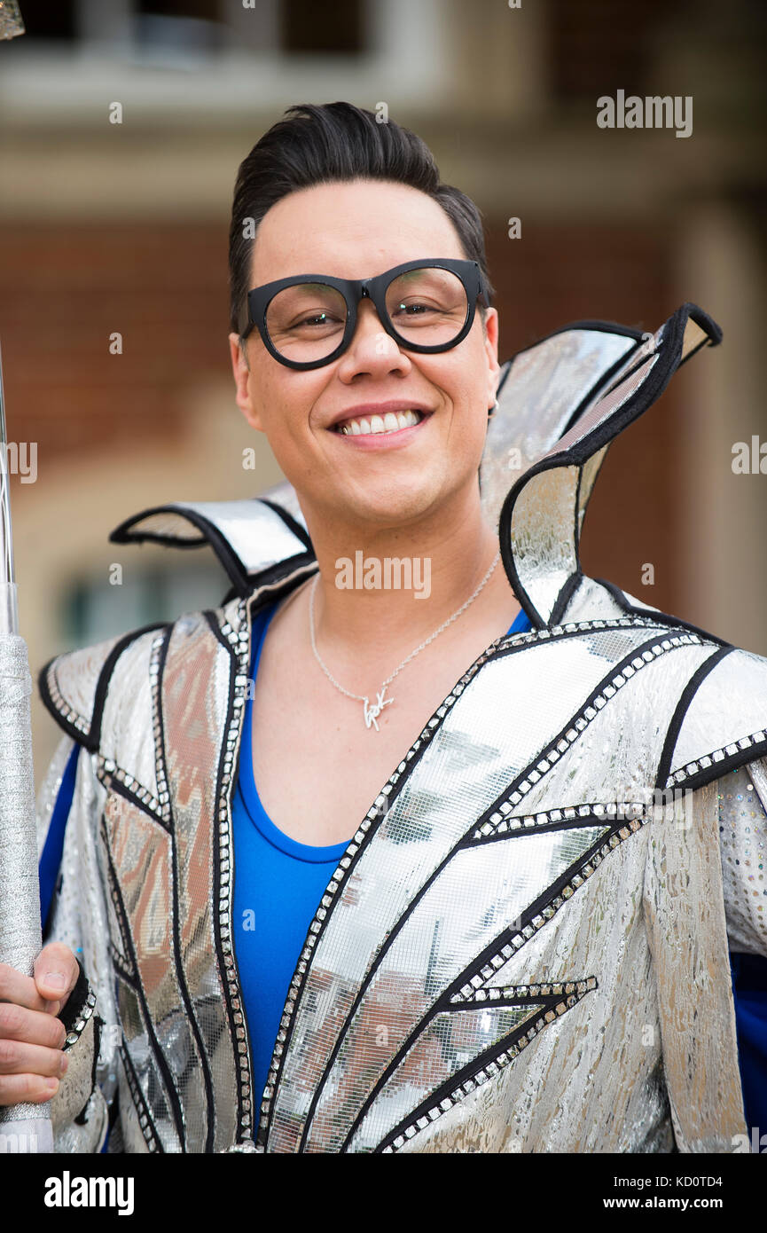 Newport Pagnell, UK. 8th Oct, 2017. Brian Conley (Buttons), Gok Wan ...