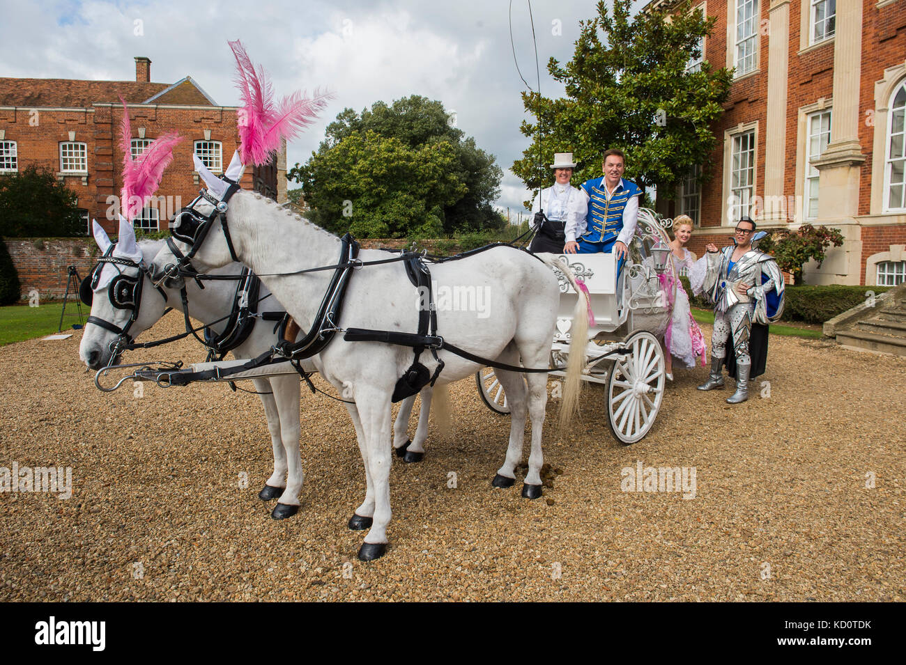 Newport Pagnell, UK. 8th Oct, 2017. Brian Conley (Buttons), Gok Wan ...