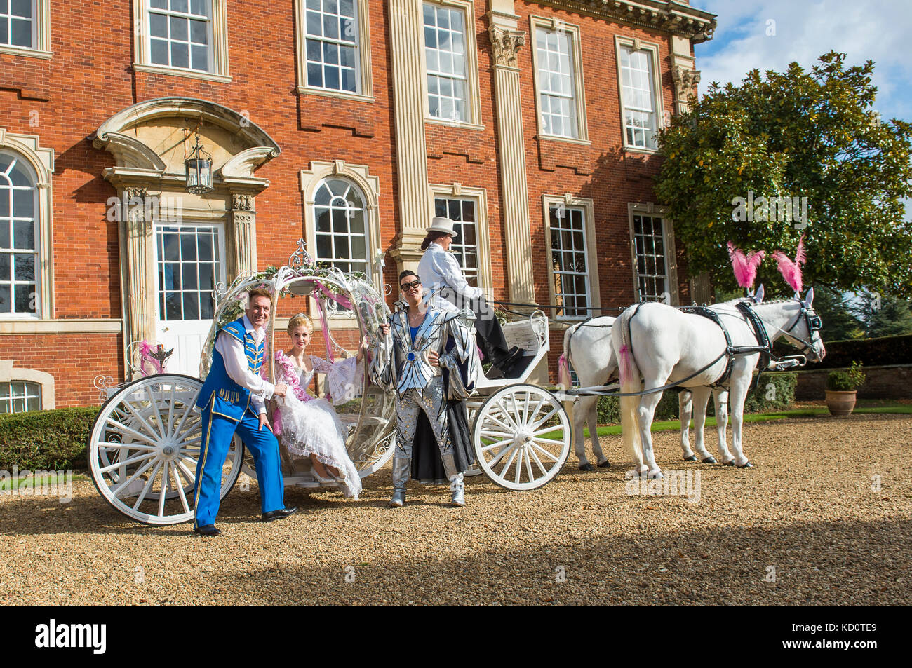 Newport Pagnell, UK. 8th Oct, 2017. Brian Conley (Buttons), Gok Wan ...