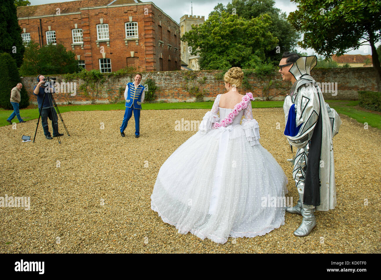 Newport Pagnell, UK. 8th Oct, 2017. Brian Conley (Buttons), Gok Wan ...