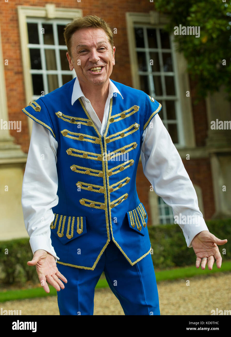 Cinderella with gok wan hi-res stock photography and images - Alamy