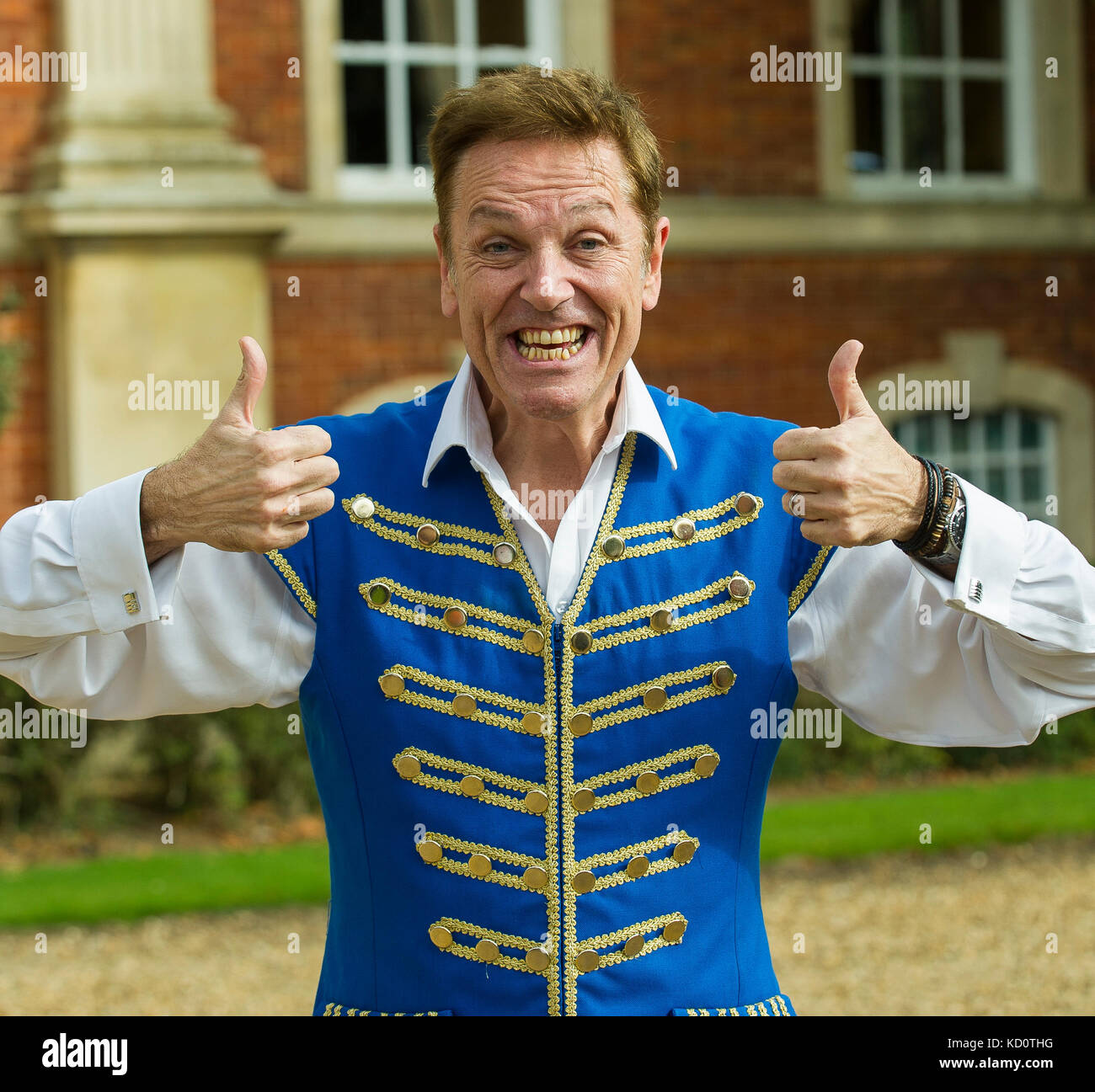 Newport Pagnell, UK. 8th Oct, 2017. Brian Conley (Buttons), Gok Wan ...