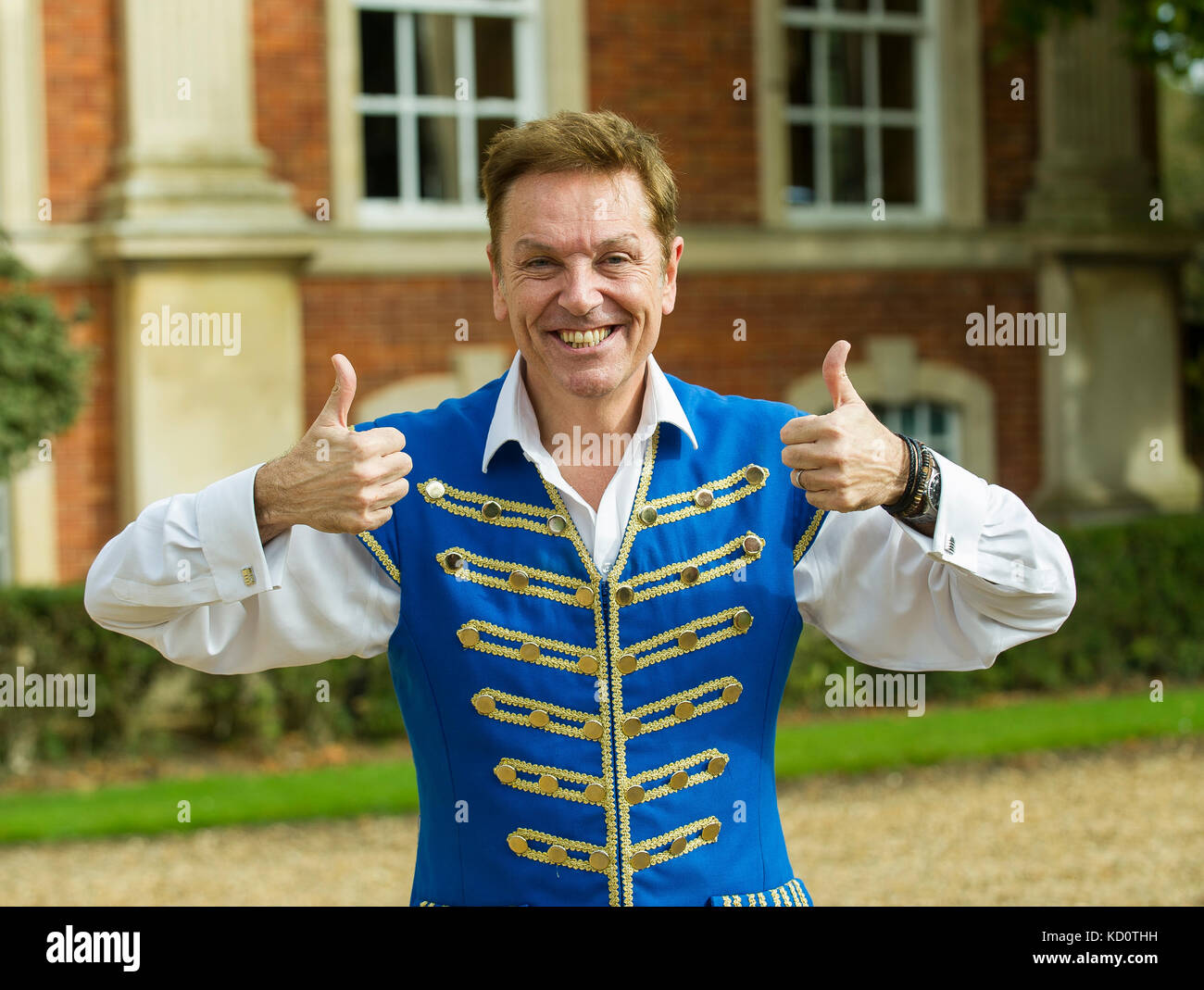 Newport Pagnell, UK. 8th Oct, 2017. Brian Conley (Buttons), Gok Wan ...