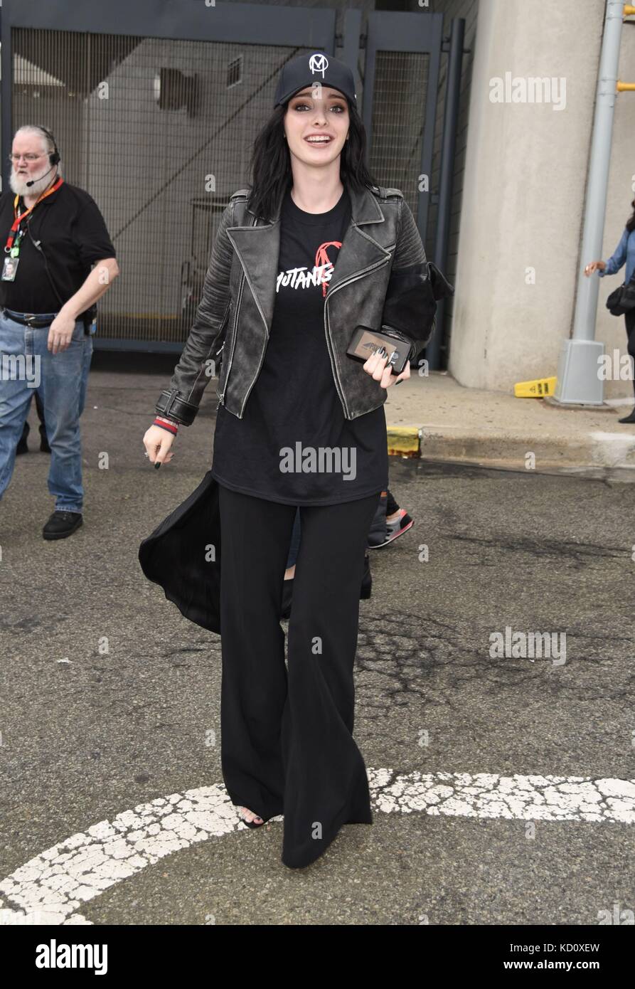 New York, NY, USA. 8th Oct, 2017. Emma Dumont, seen at NYC Comic Con ...