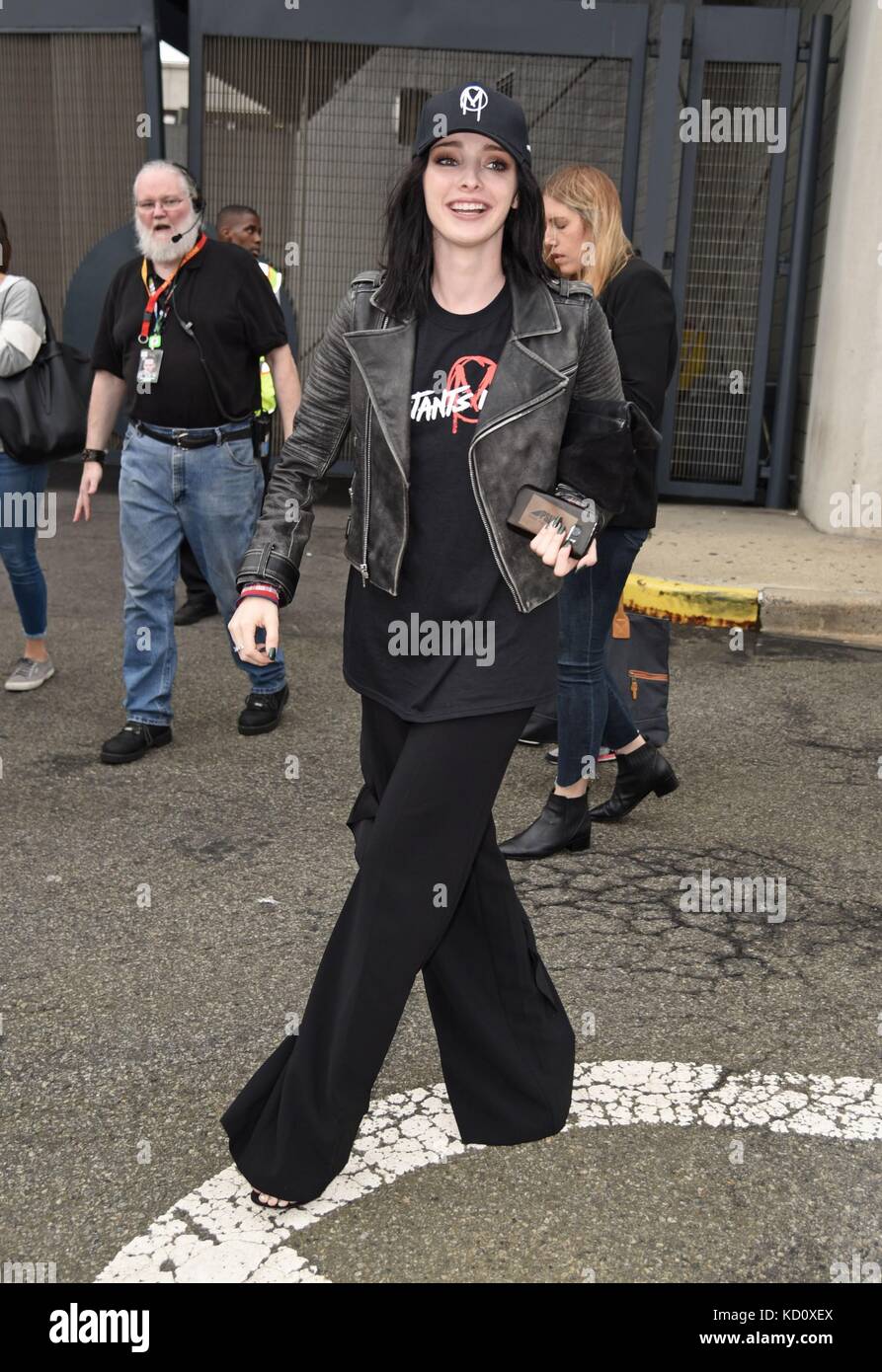 New York, NY, USA. 8th Oct, 2017. Emma Dumont, seen at NYC Comic Con ...