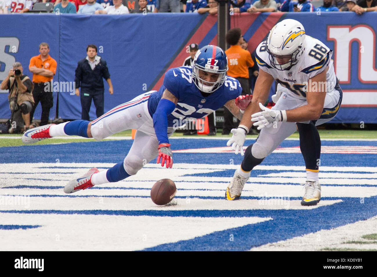 Nfl bats hi-res stock photography and images - Alamy