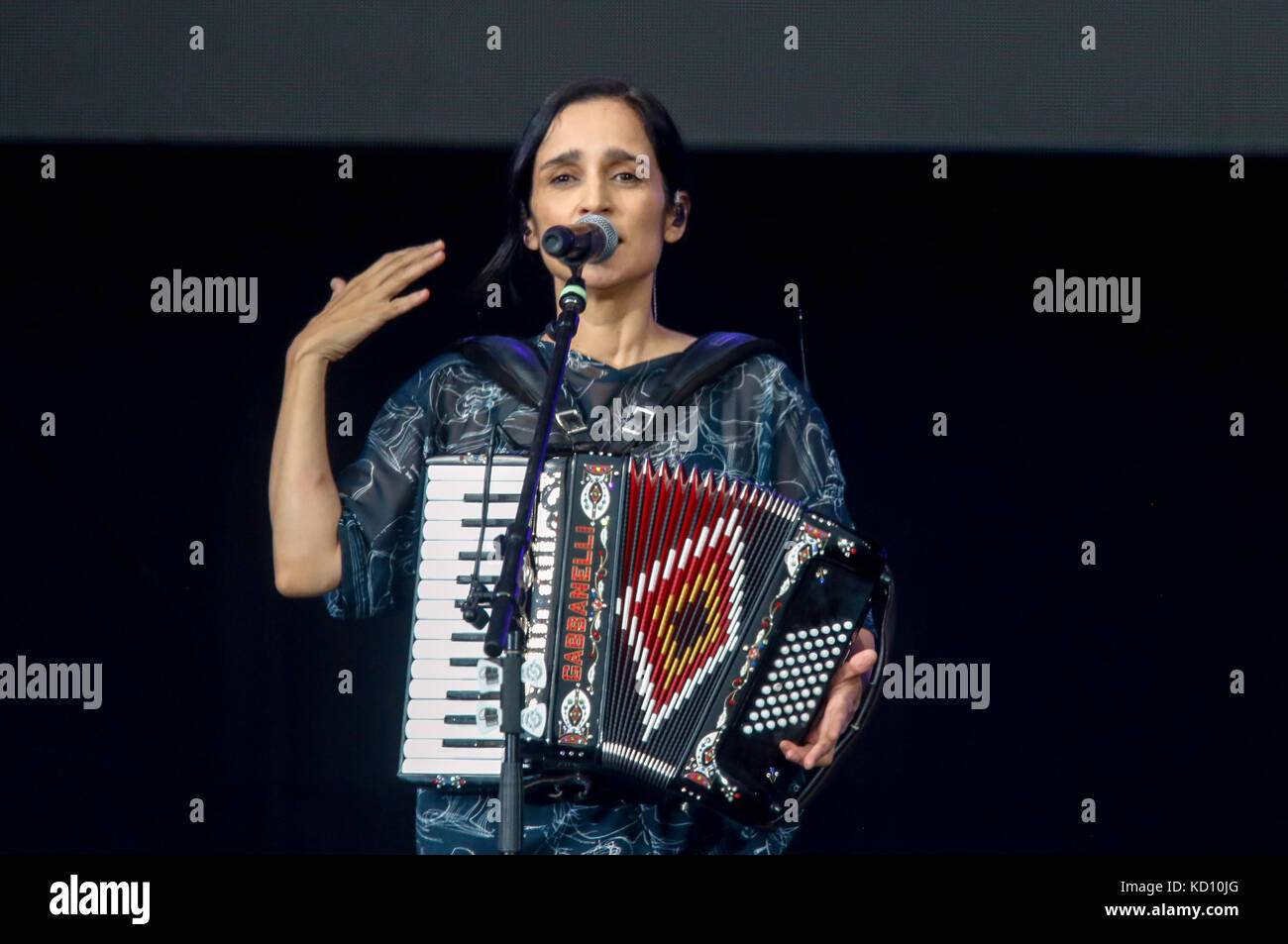 Mexican singer julieta venegas hi-res stock photography and images - Alamy