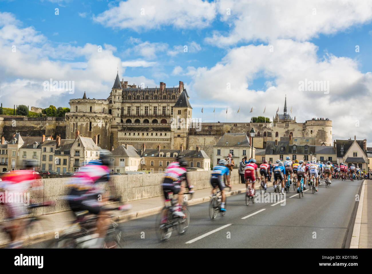 Amboise, France. 8th Oct, 2017. Blurred image of the peloton passing on ...