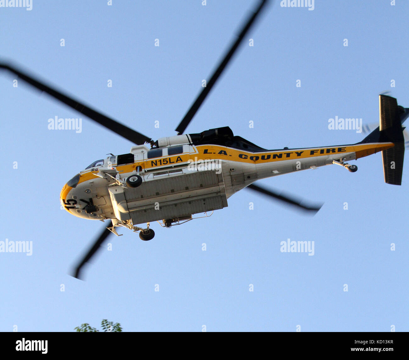La county fire helicopter hi-res stock photography and images - Alamy