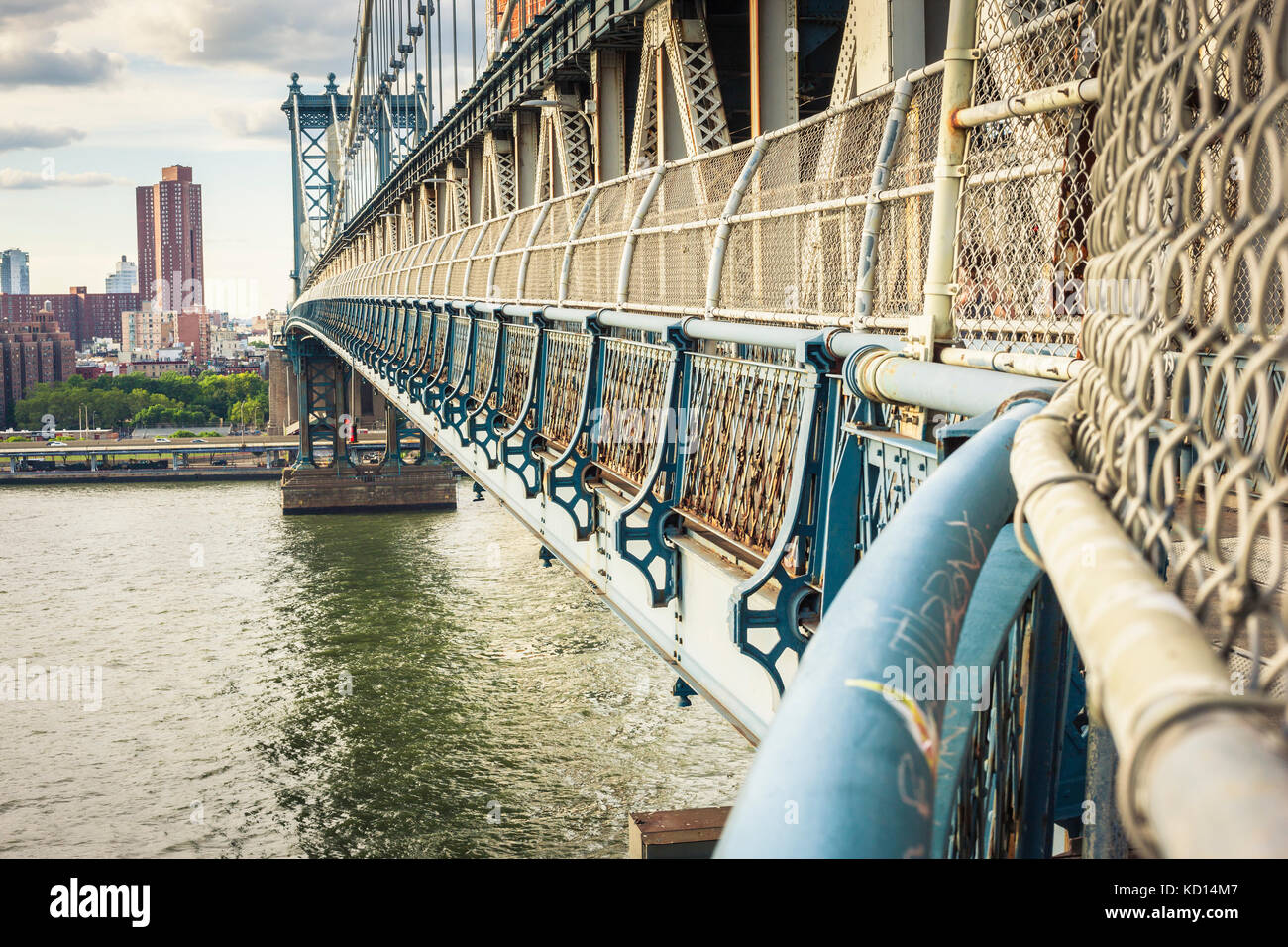 Manhattan bridge steel structure hi-res stock photography and images ...