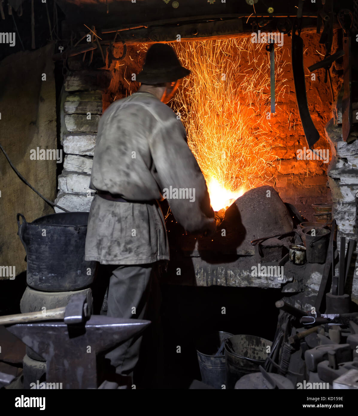 Old man fanning hi-res stock photography and images - Alamy