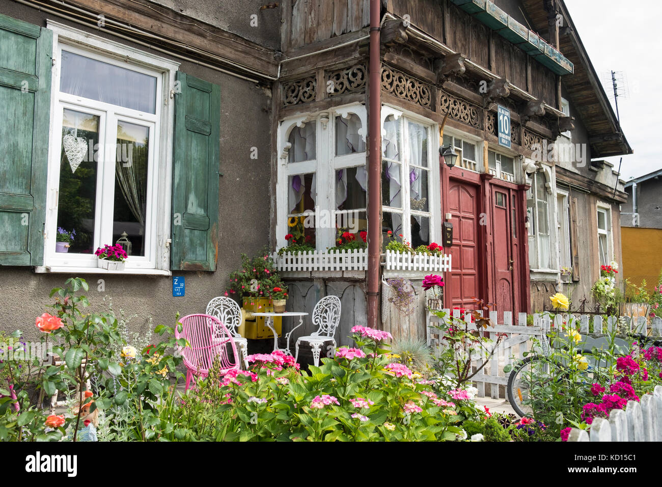 Traditional polish houses hi-res stock photography and images - Alamy