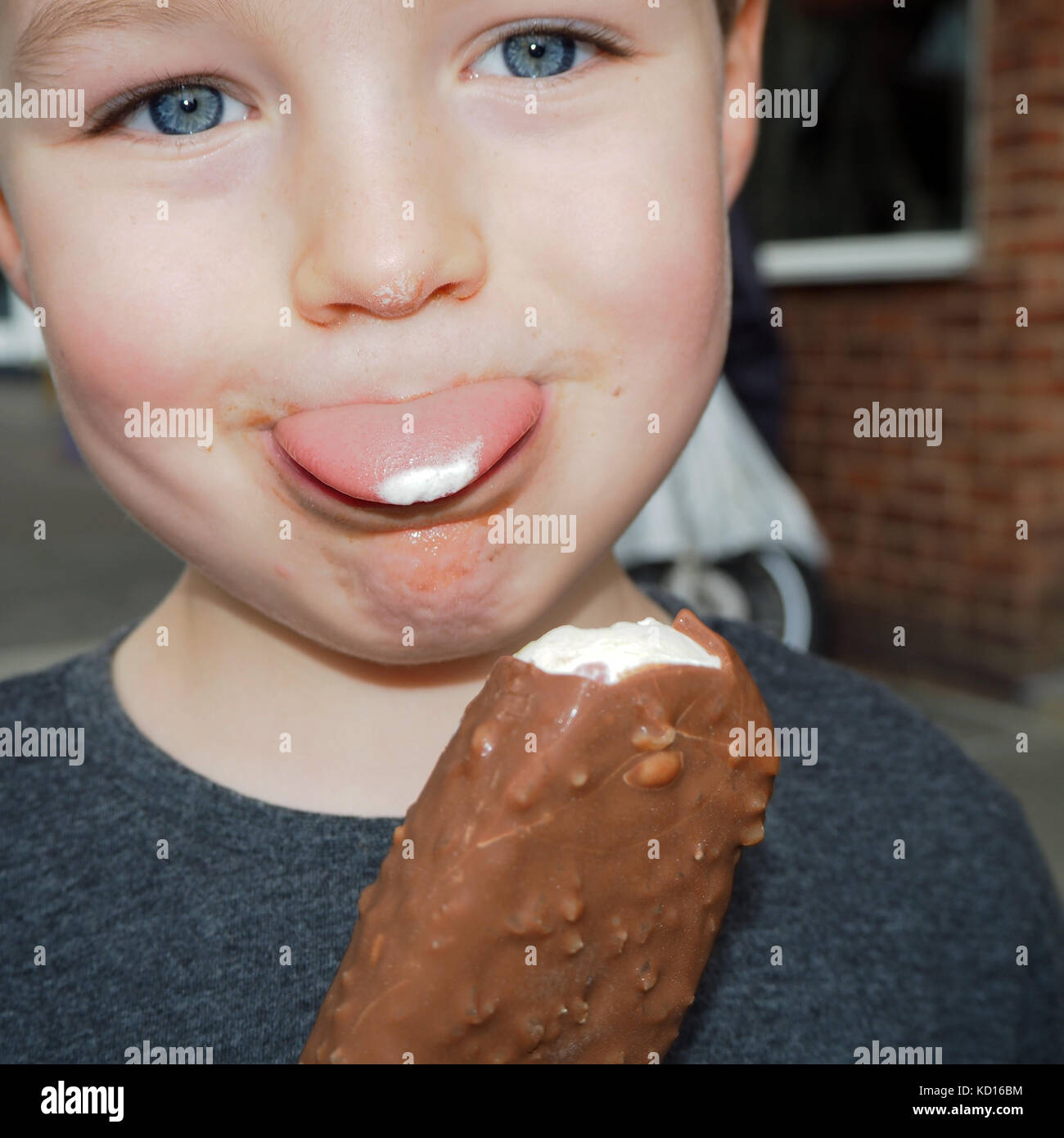Children Eating Ice Cream Stock Photo - Alamy