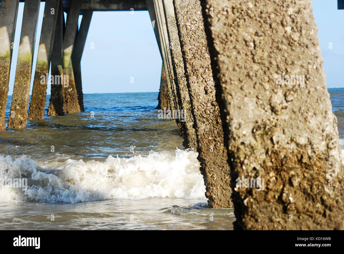 Ocean dock hi-res stock photography and images - Alamy
