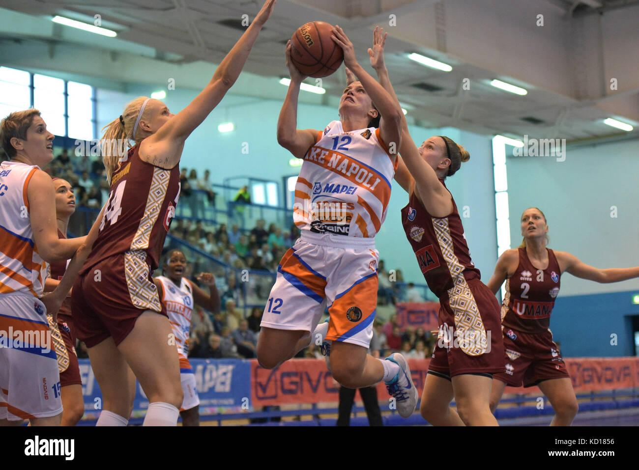 Cercola, Italy. 08th Oct, 2017. Naples's guard Jillian Christina Harmon ...