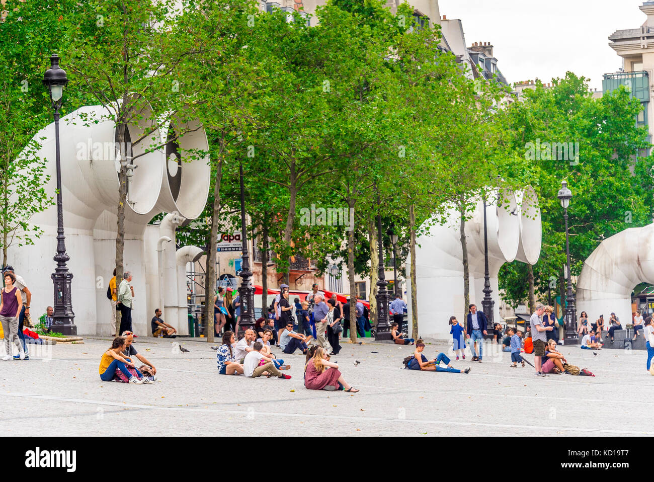 Outside the Pompidou Centre in Paris, France Stock Photo - Alamy