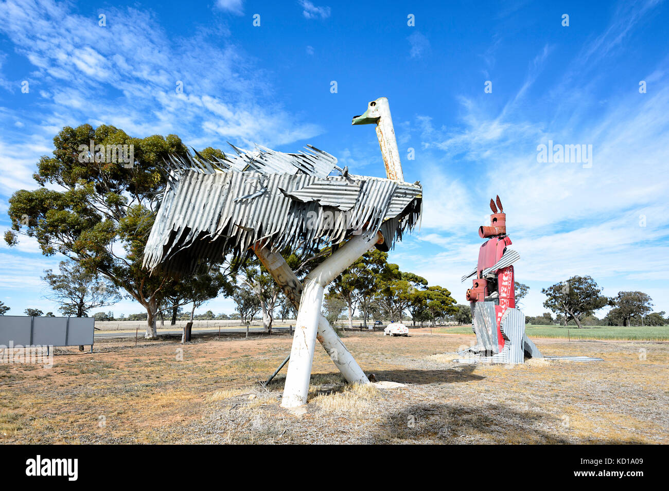 The Big Kangaroo and the Big Emu are sculptures made of scrap metal for ...