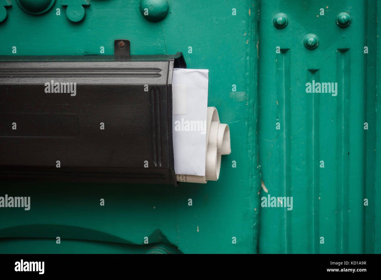 Newspaper slot hi-res stock photography and images - Alamy