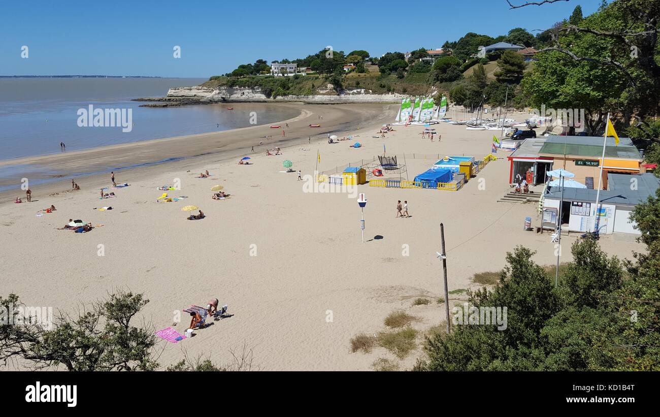 French beaches hi-res stock photography and images - Alamy