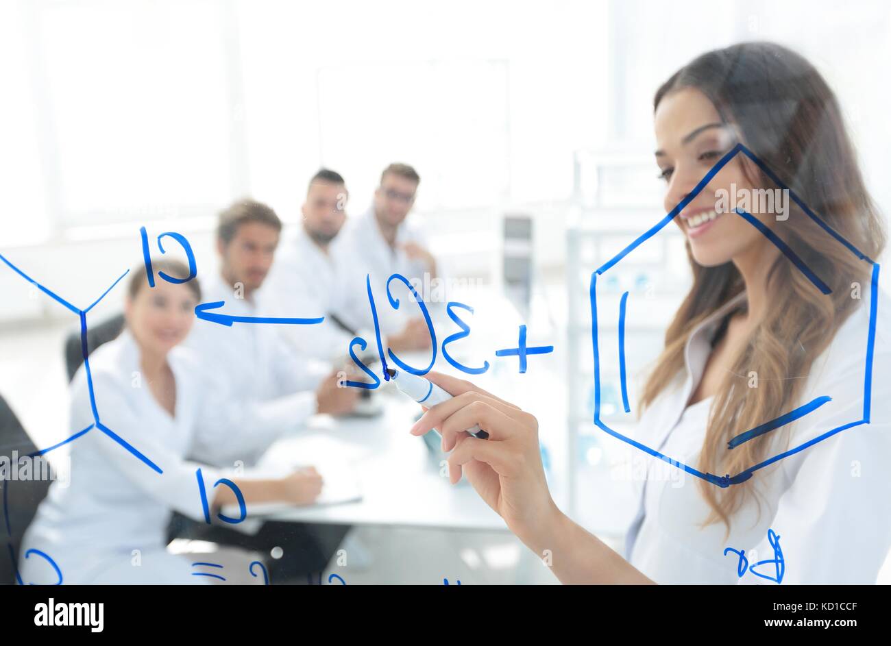 female scientist makes a report to colleagues Stock Photo - Alamy
