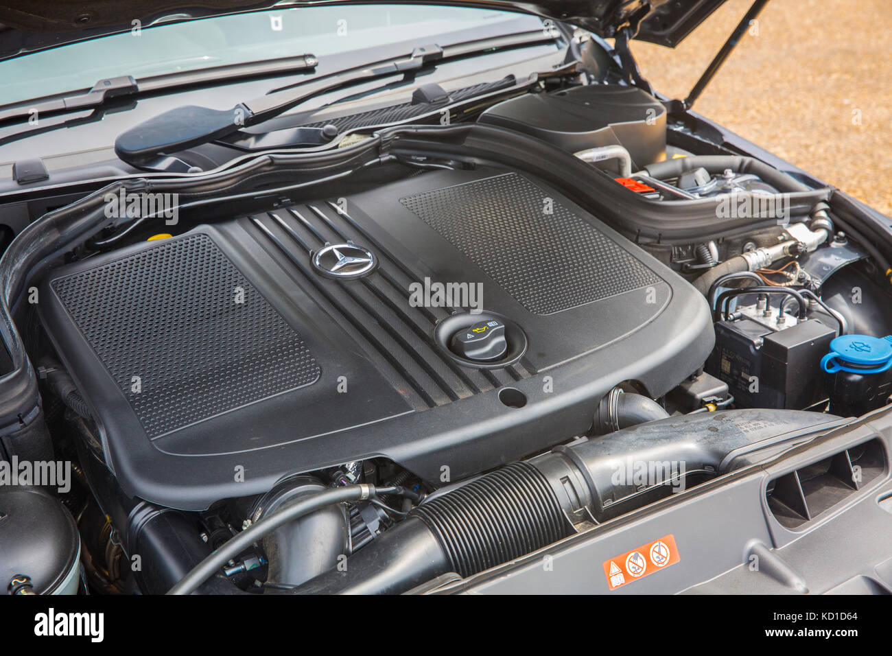 Mercedes engine bay hi-res stock photography and images - Alamy