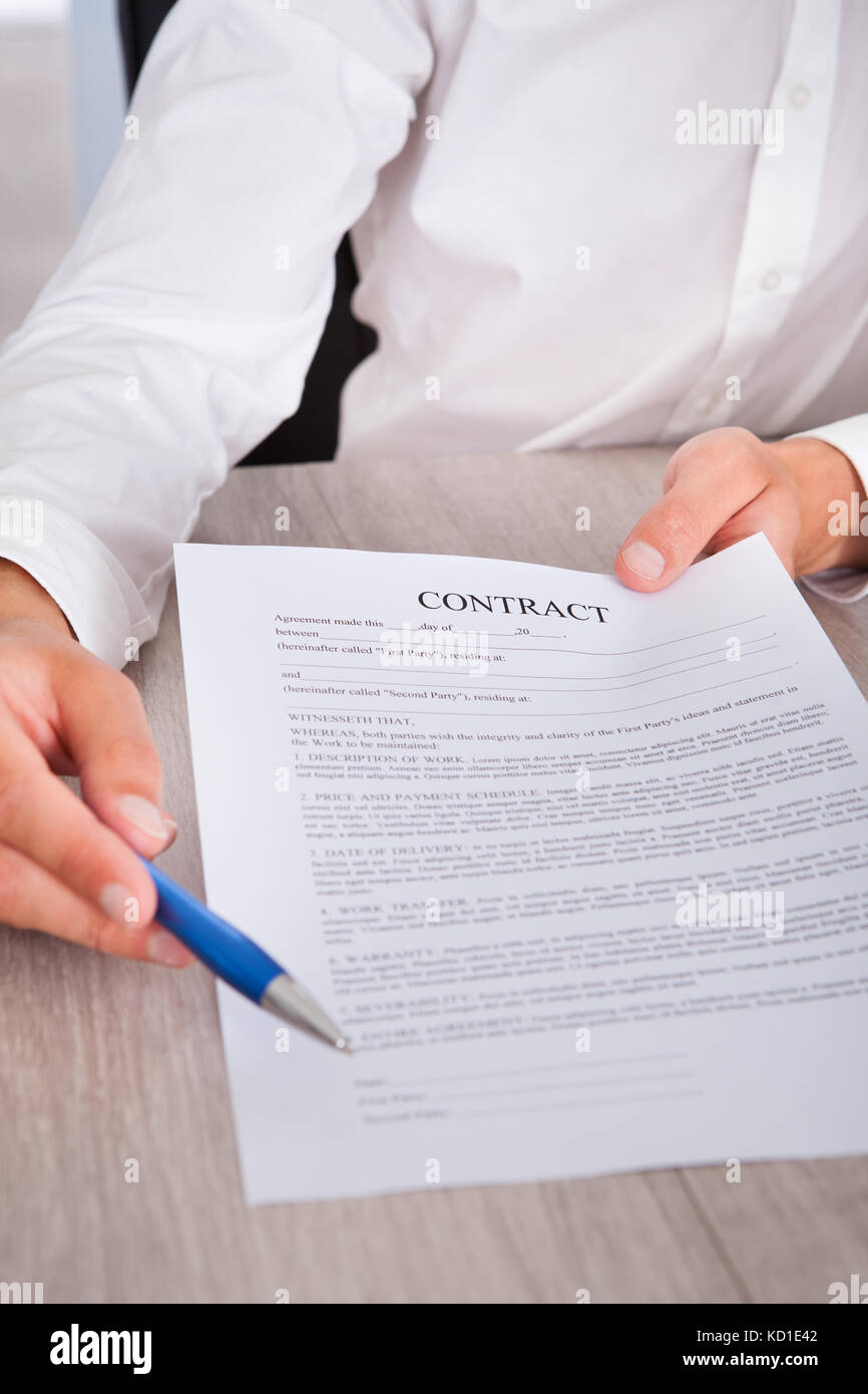 Human hand pen showing hi-res stock photography and images - Alamy