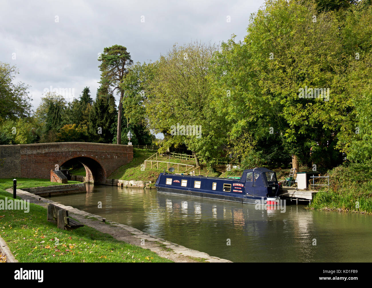 Narrowboat moored at Pewsey Wharf, Kennet & Avon Canal, Wiltshire ...