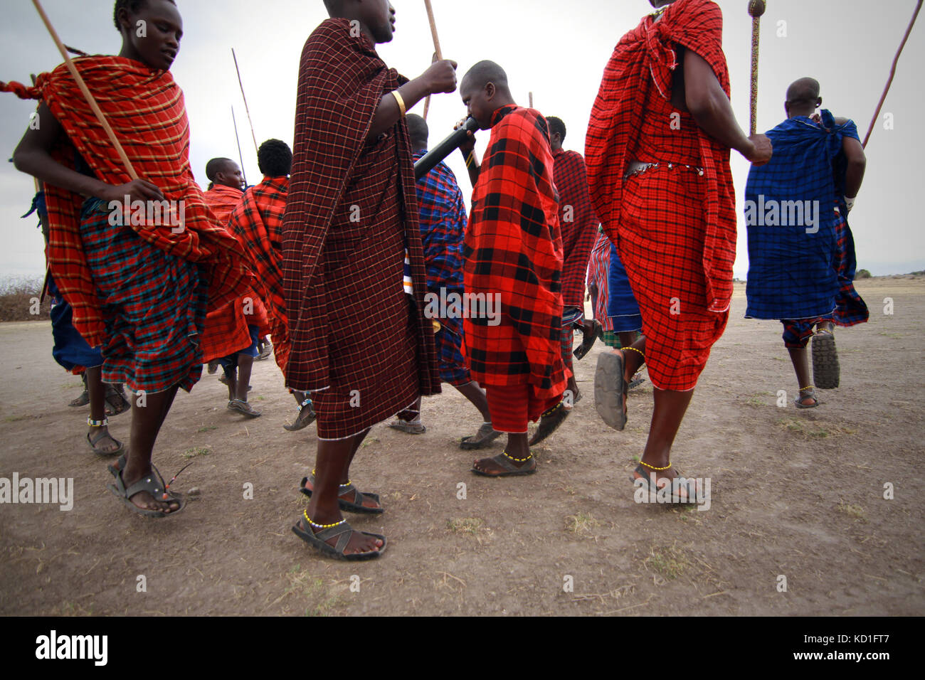 Masai tanzania jump hi-res stock photography and images - Alamy