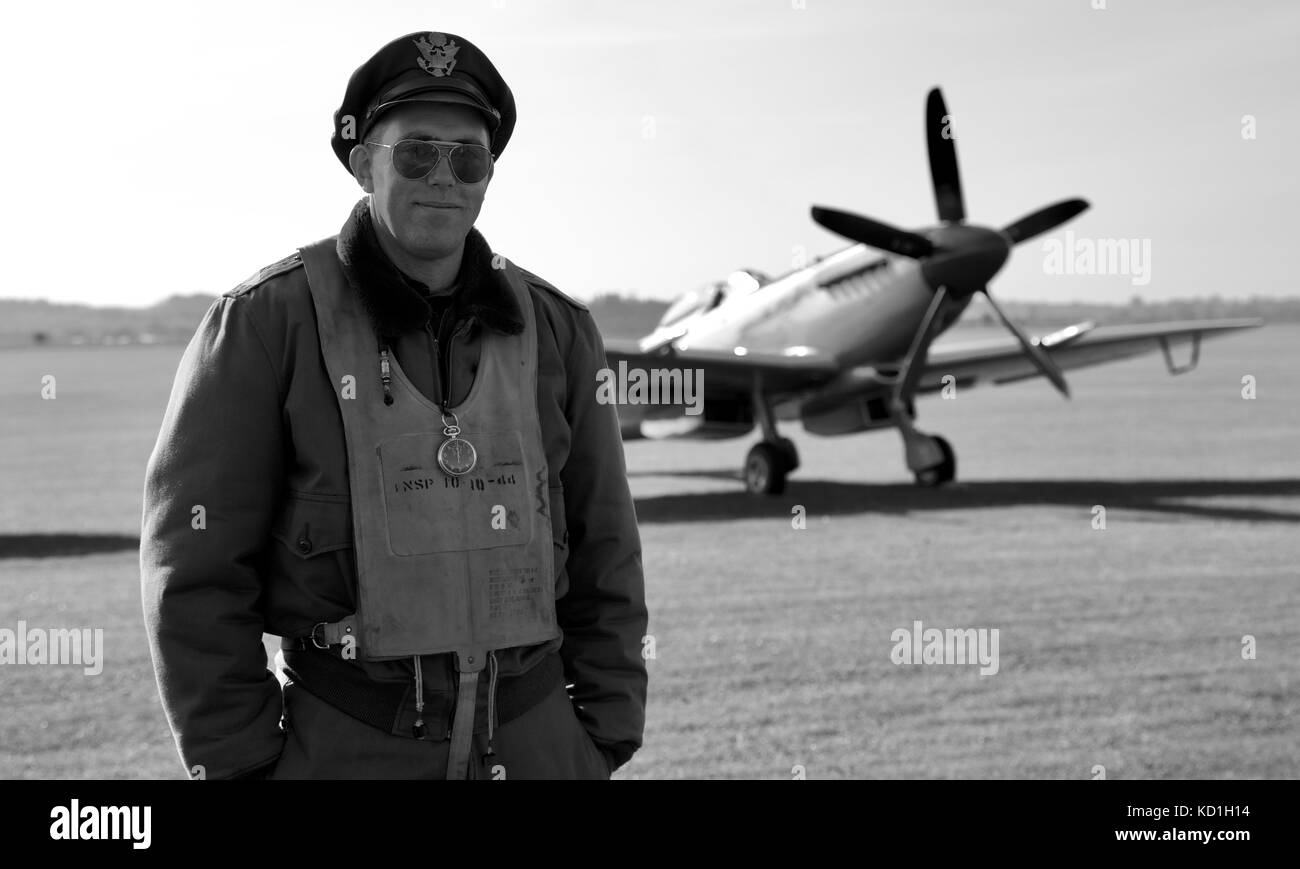 Spitfire mk 5 Black and White Stock Photos & Images - Alamy