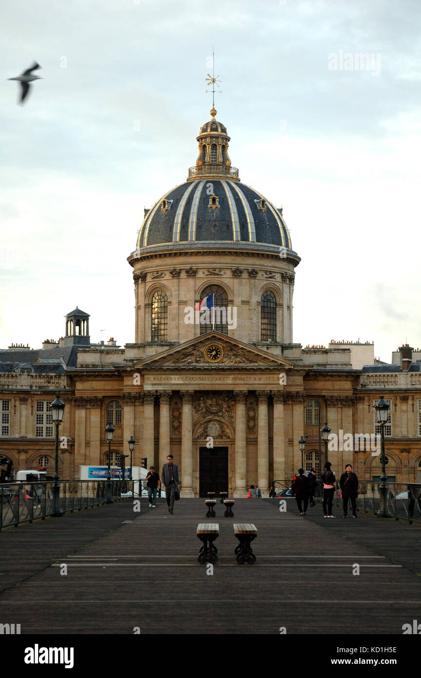 Institut de france bank hi-res stock photography and images - Alamy